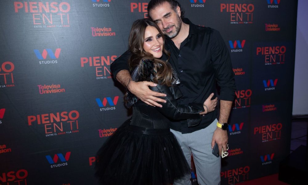 Dulce María va con su esposo a presentación de 'Pienso en ti' - Siete24 ...