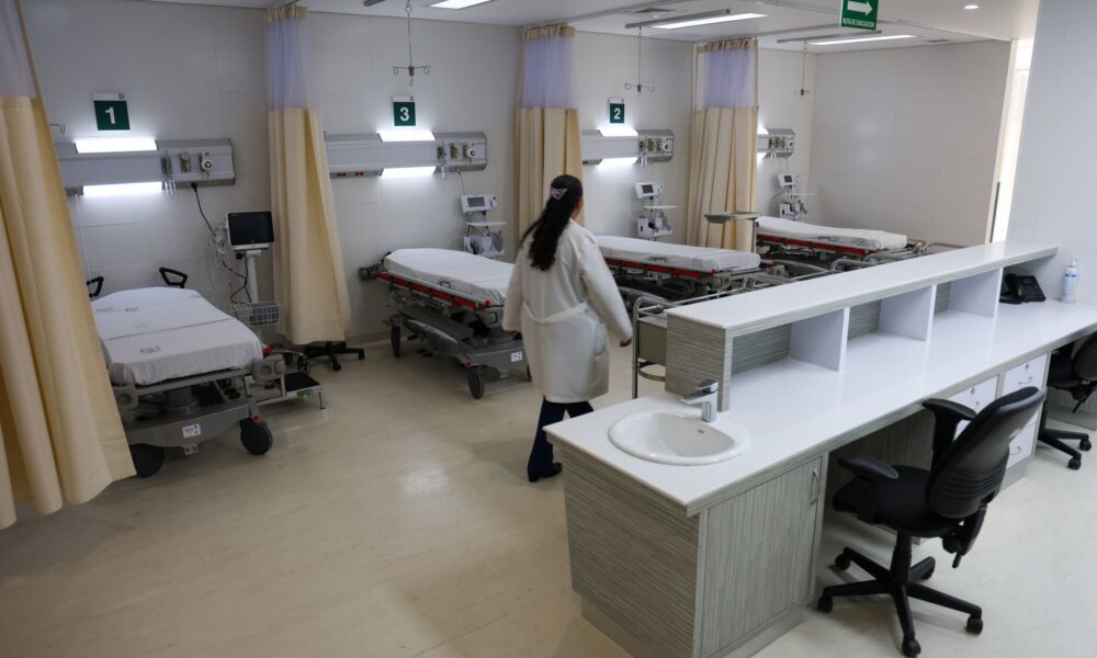 Alondra dirigió un emotivo "Ave María" en la boda de su hermano Mane de ...